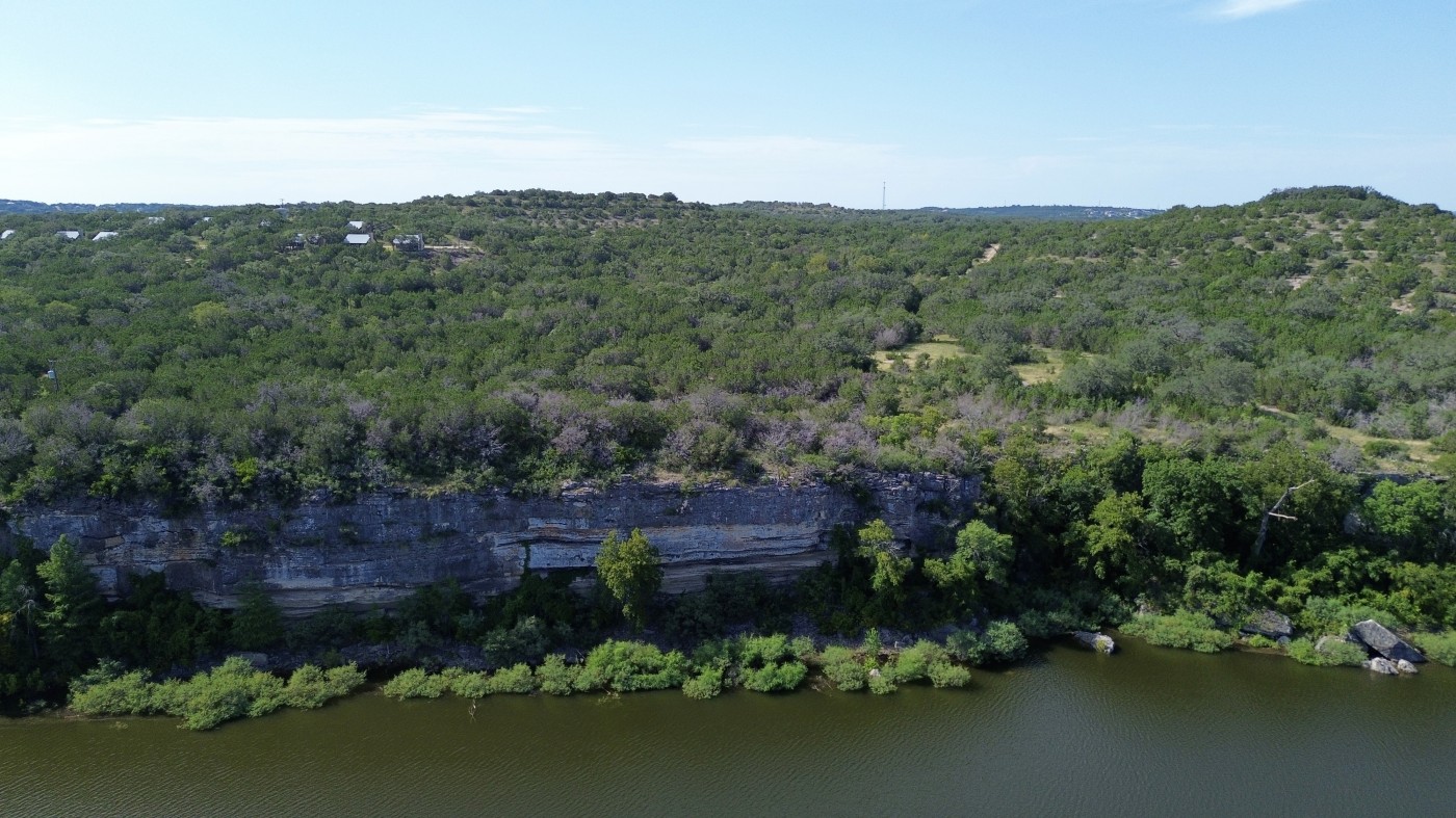 1300 Pace Bend Road North | Briarcliff, TX