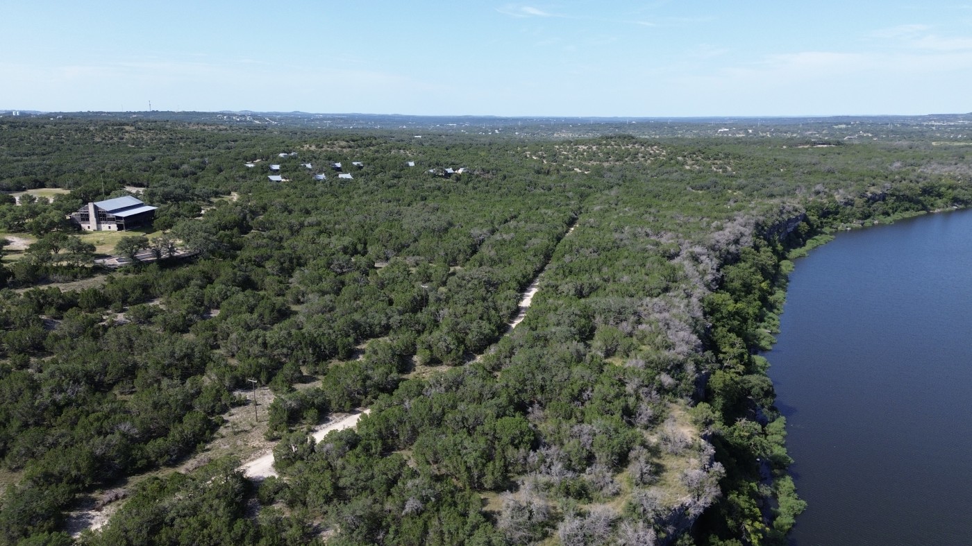 1300 Pace Bend Road North | Briarcliff, TX