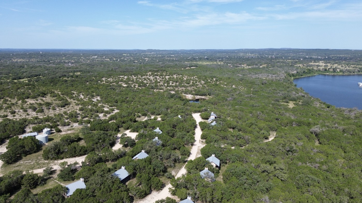 1300 Pace Bend Road North | Briarcliff, TX