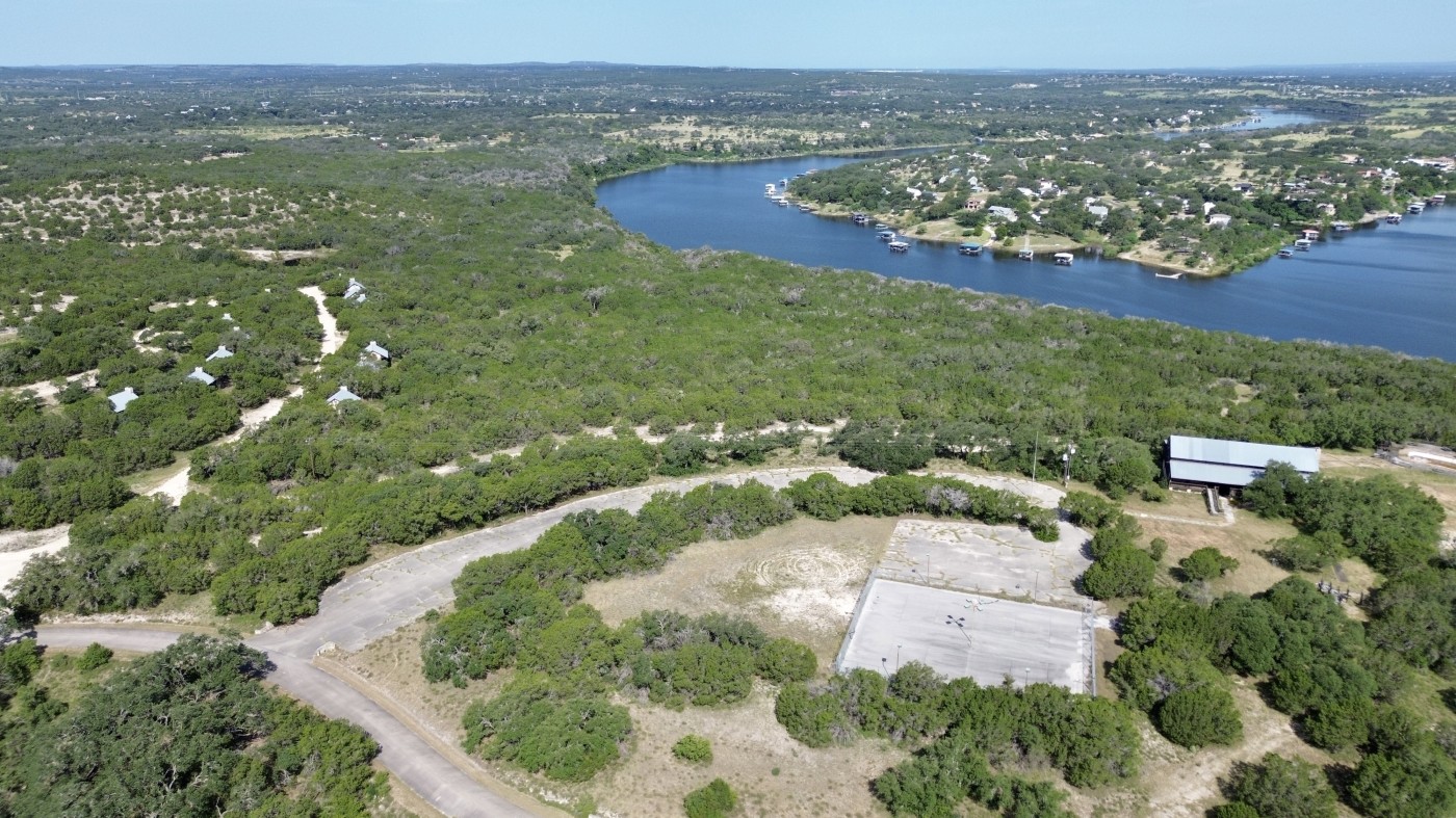 1300 Pace Bend Road North | Briarcliff, TX